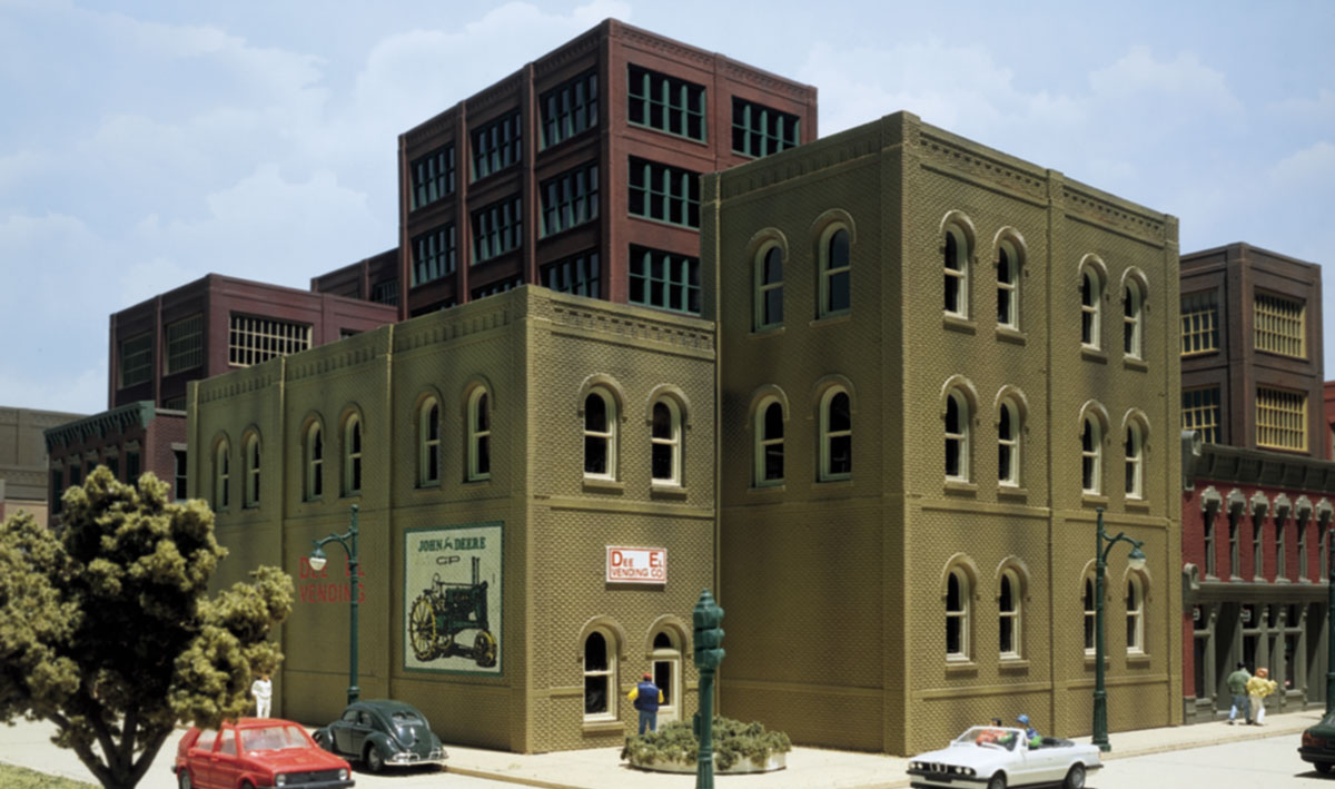 Arched Window Industrial Building - HO Scale Kit - SceneARama