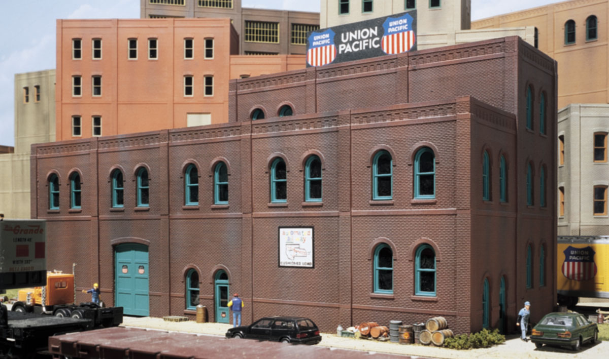 Arched Window Industrial Building - HO Scale Kit - SceneARama