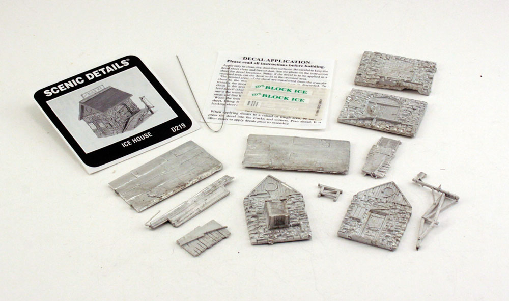 Ice House HO Scale Kit - SceneARama